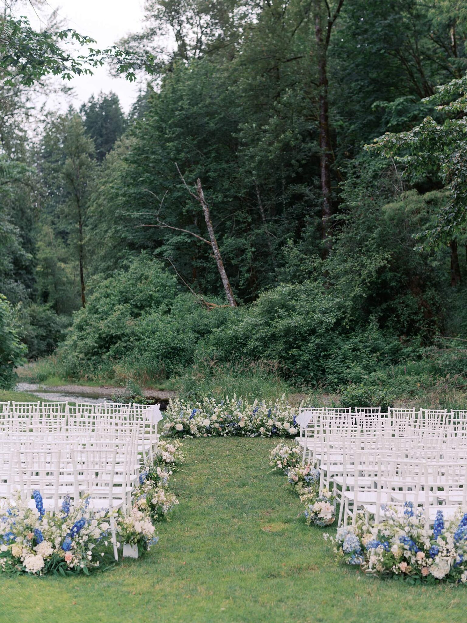 A Romantic Garden Wedding at Fox Hollow Farm - jacquelinebenet.com